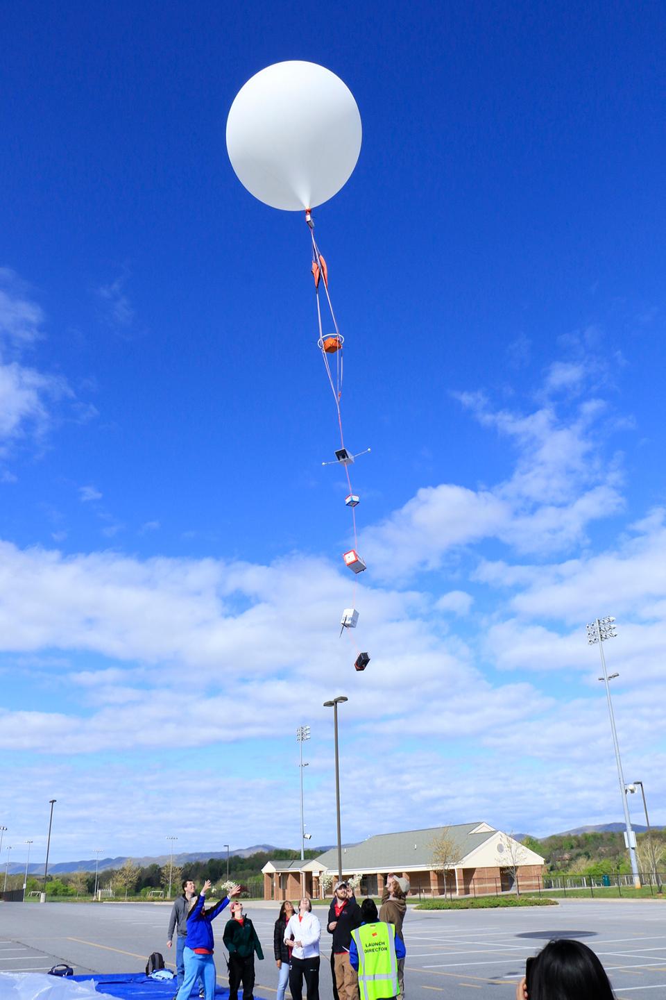 Balloon project takes student engineering to new heights | Hub