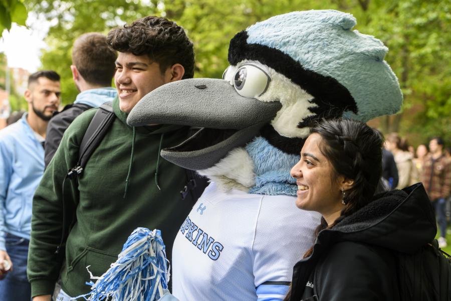 This week in Jay-PEGs: April 28-May 4 | Hub