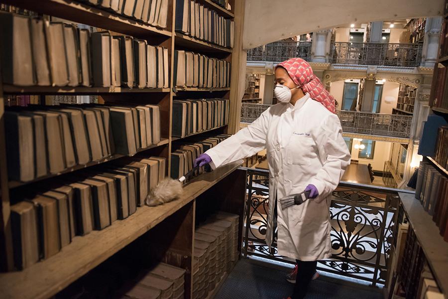 Dustbusters for a day: Volunteers go for clean sweep at George Peabody ...