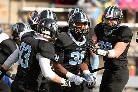 Football: Johns Hopkins rolls to first-round win in NCAA Division III ...