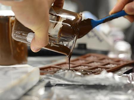 Johns Hopkins students examine chocolate up close—for science, of ...