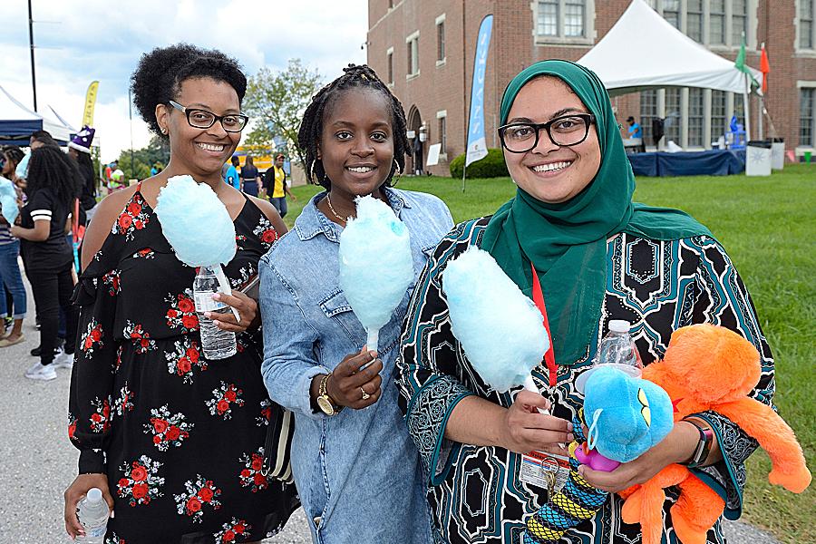 Fall Fest draws 2,000 for picnic fare and carnival games | Hub
