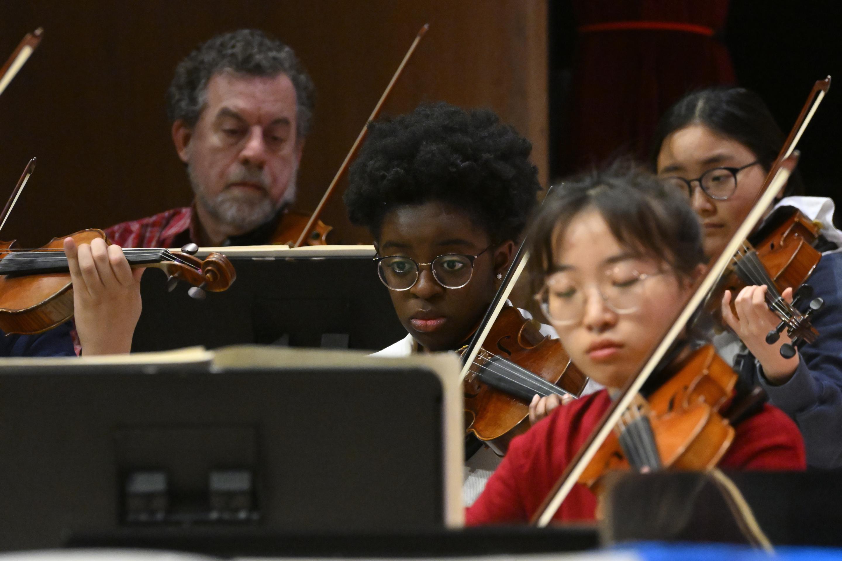 Maestro Jed Gaylin marks 30 years with Hopkins Symphony Orchestra | Hub